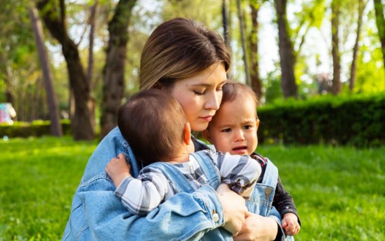 Twins Crying at the Same Time | How to Cope | Twinfo